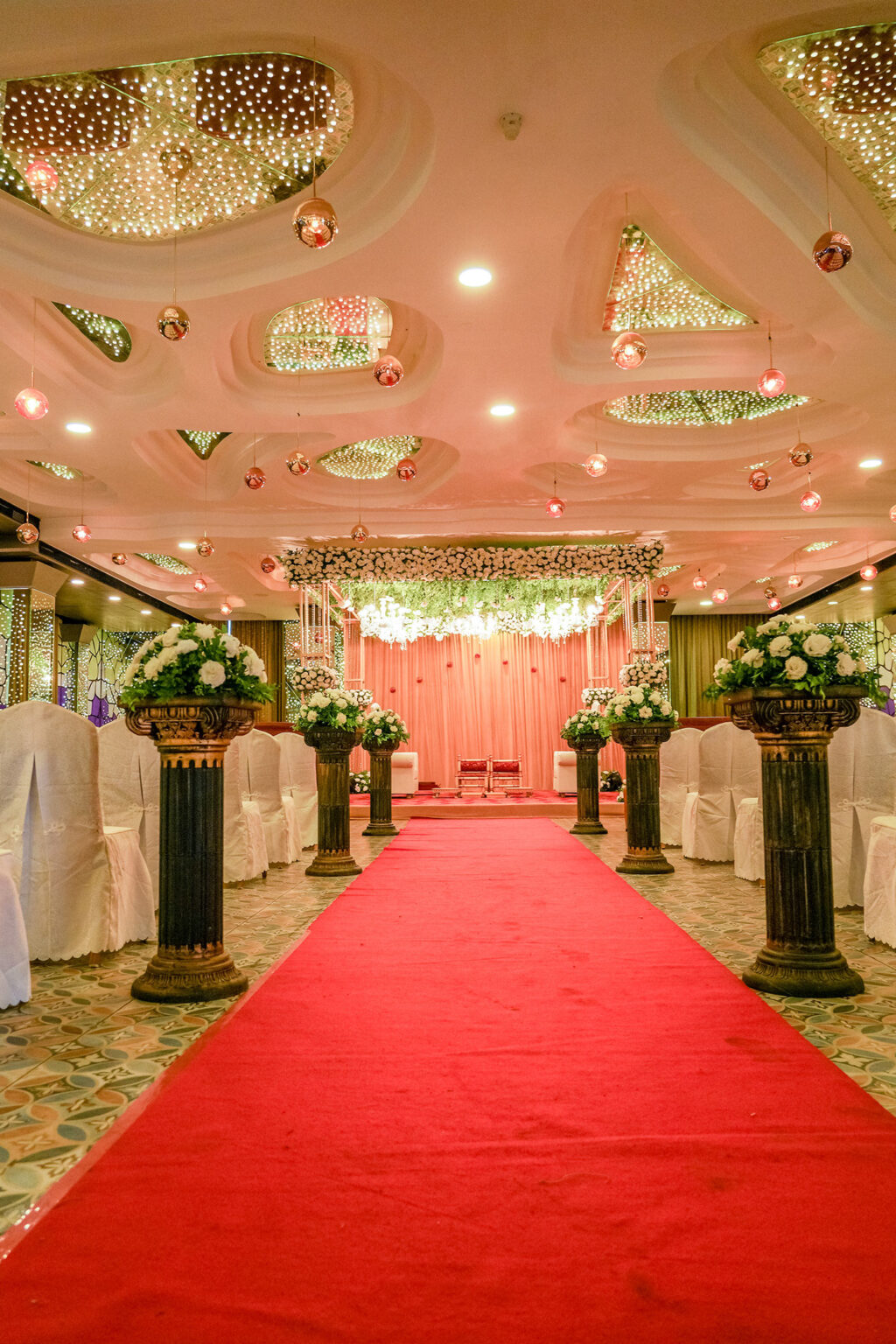 About Us – Luxury Hotel & Banquet In Anand – Hummingbird Hotels